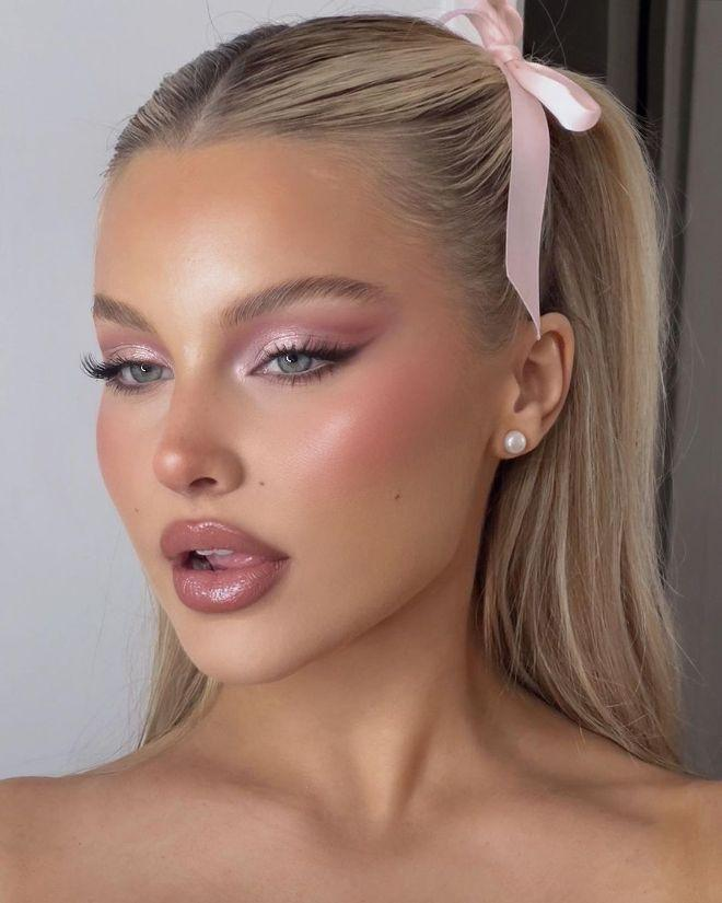 Add Pops Of Pale Pink For A Minimalistic Makeup Look Artofit