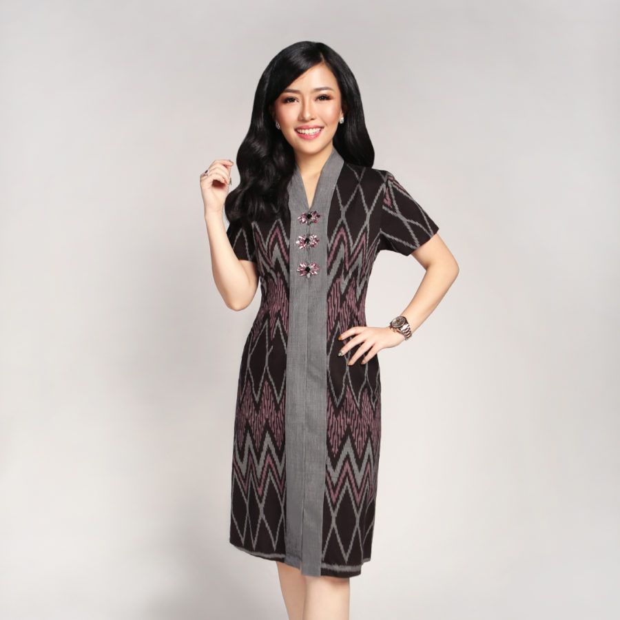 Women Batik Kultur In 2021 Batik Dress Modern Batik Dress Model
