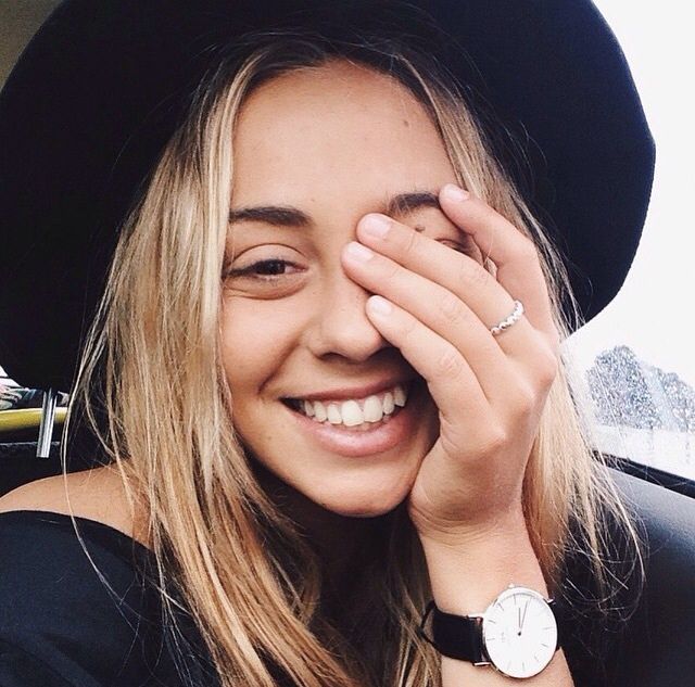 Grunge Fashion Ellie J Brooks In Sauville Tee