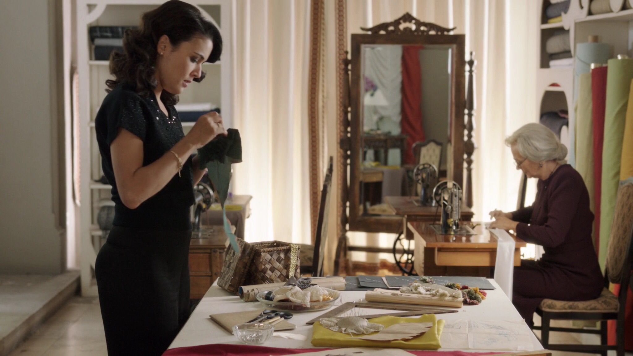 Adriana Ugarte As Sira Quiroga Aka Arish Agoriuq In El Tiempo Entre Costuras The Time In