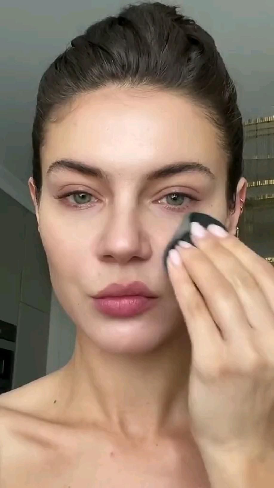 The 10 Best Makeup Tips For Older Women According To Makeup Artists