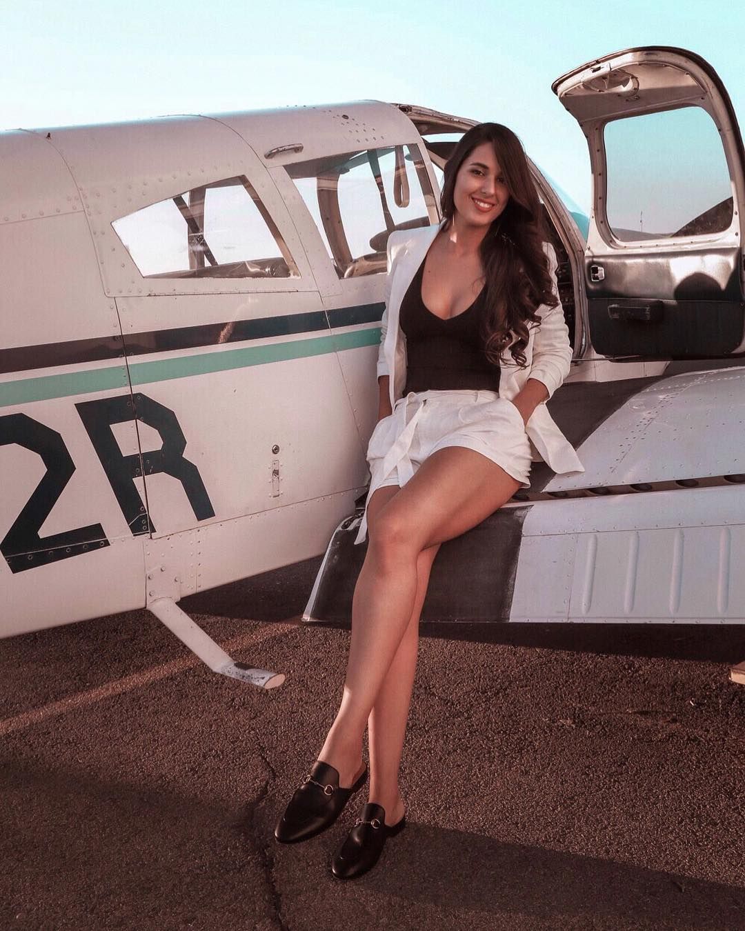 Pin On Стюардессы и пилотессы Stewardess And Pilots