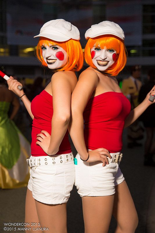 Wondercon 2015 Cosplay Twins Cosplay Woman Cosplay Dc Comics Cosplay