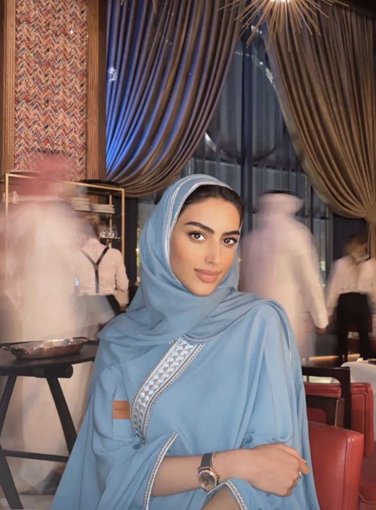 Pin By Tina On Beauty👸💄💋 In 2024 Trendy Fashion Outfits Hijab Fashion Inspiration Modesty