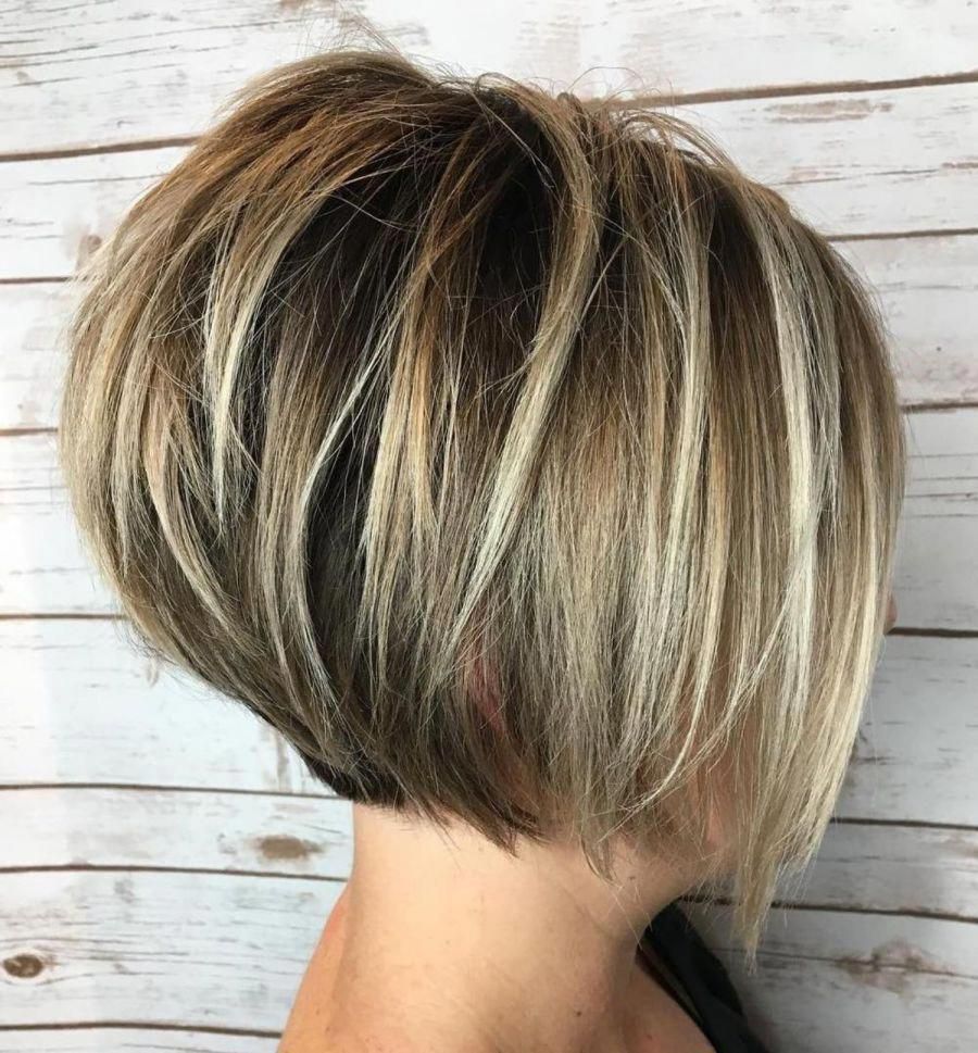Jaw Length Stacked Bob With Highlights Invertedbobhaircut Short Layered Bob Hairstyles