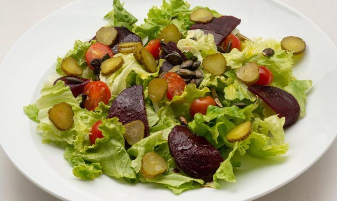 Receta De Ensalada De Lechuga Remolacha Y Pepinillos Karlos