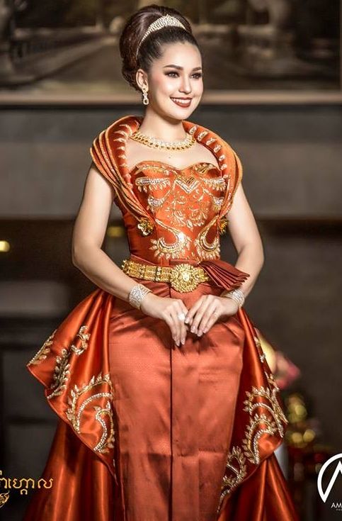 Pin Von Mary Andoh Auf Thai Wedding Kleidung Kleider Abendkleid