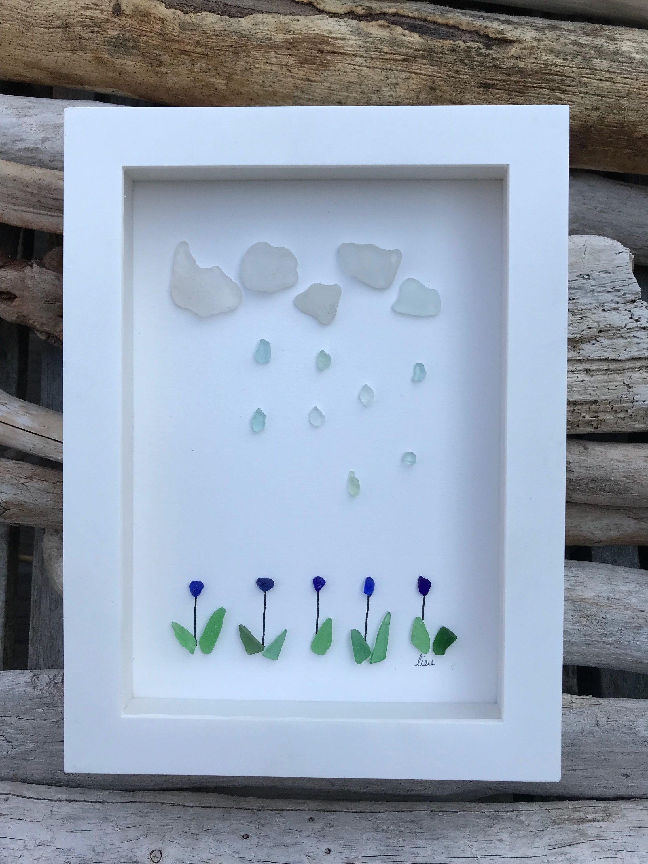 Flowers Sea Glass Art By Lieu Pebble Art Driftwood Art Etsy Canada Sea Glass Crafts Sea