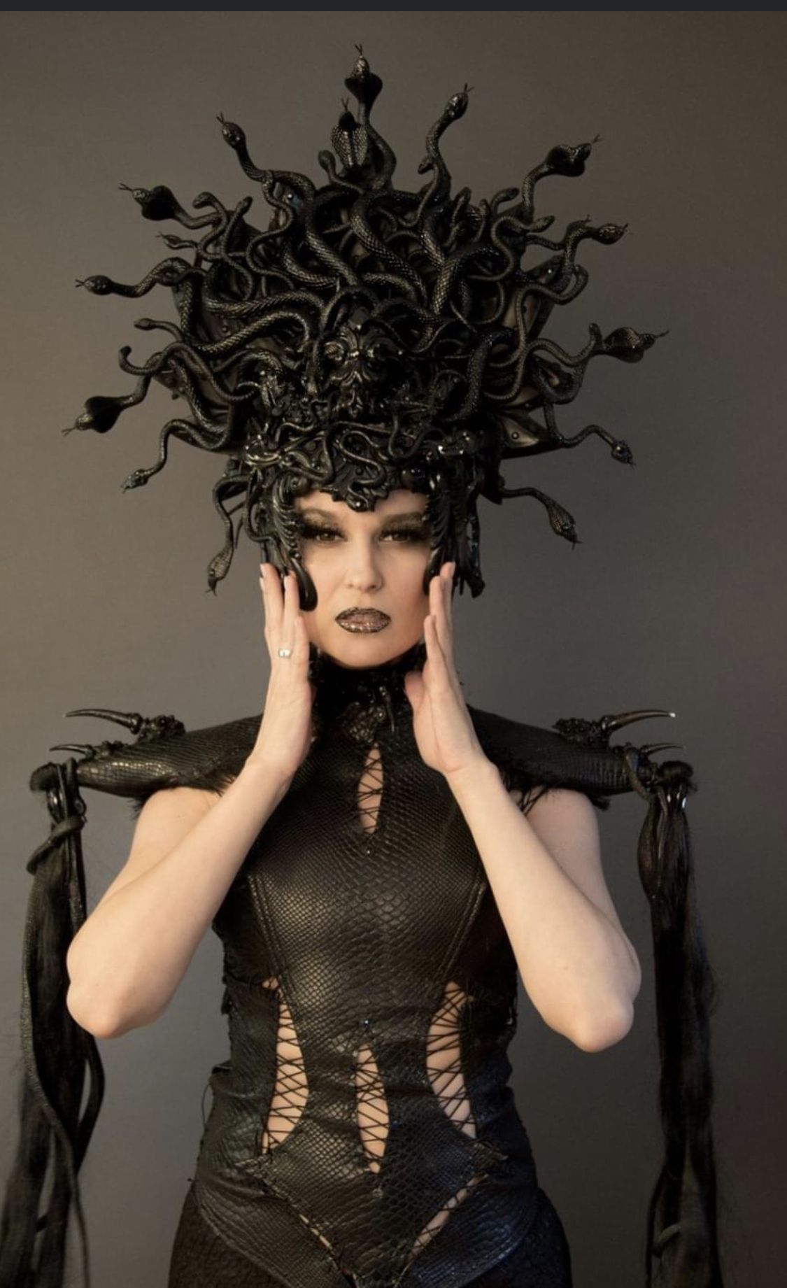Pin By Jacqui Whiting On H A L L O W E E N Medusa Halloween Costume Medusa Costume Medusa