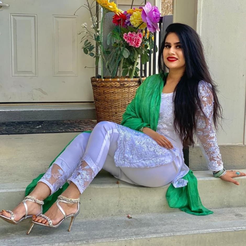 Instagram Photo By Rabia Kaur • Aug 17 2020 At 6 38 Am Stylish Girls