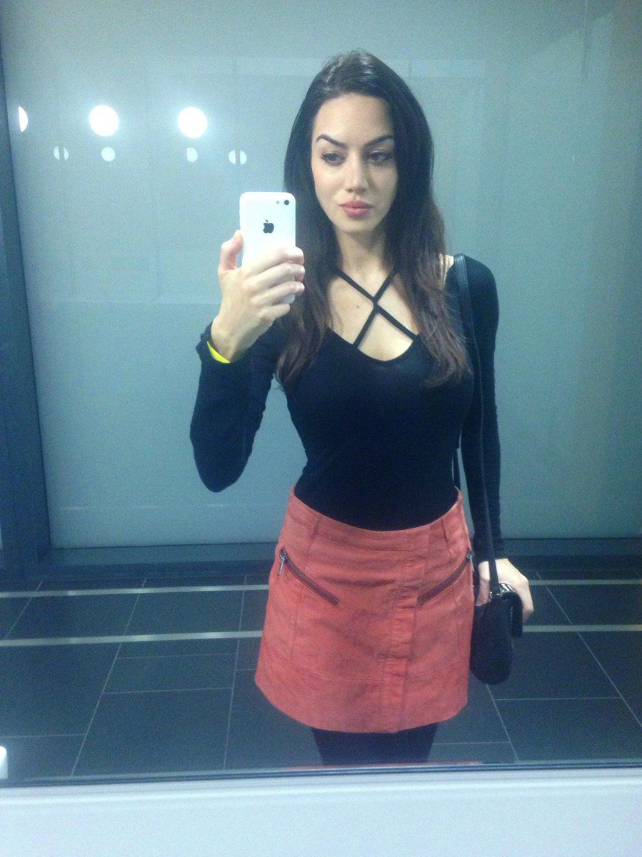 Jade Sura On Twitter Brunette Girl Fashion Jade