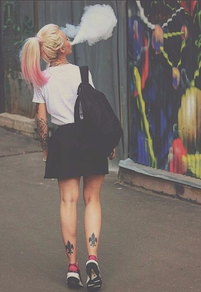 Pin On Vaping Girls