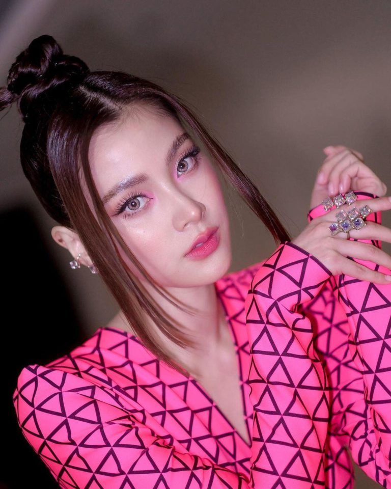 8 Popular Thai Actresses With Their Beautiful Glowing Skin Thai Update Gorgeous Skin