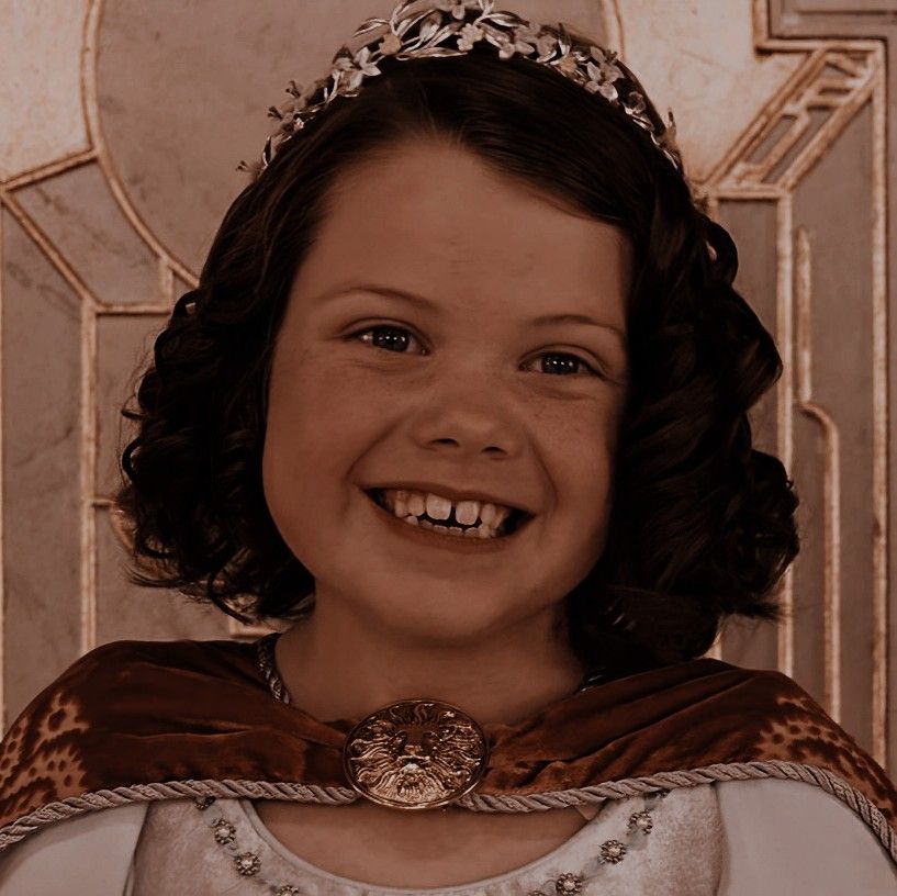 Pin By ꜱᴏᴘʜɪᴇ ʙʀᴀᴅʙᴜʀʏ On The Chronicles Of Narnia Lucy Pevensie Narnia Lucy Narnia