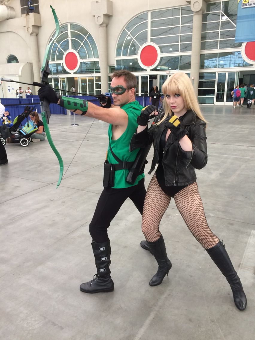 Green Arrow And Black Canary Cosplayers Comic Book Heroes Cosplay Outfits Cosplay