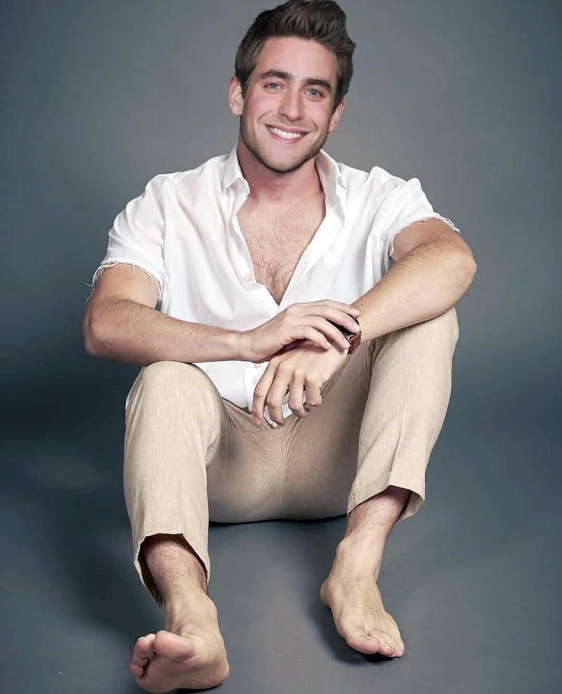 Oliver Jackson Cohen Barefoot Men Beautiful Men Faces Male Feet Weird Pictures Pretty