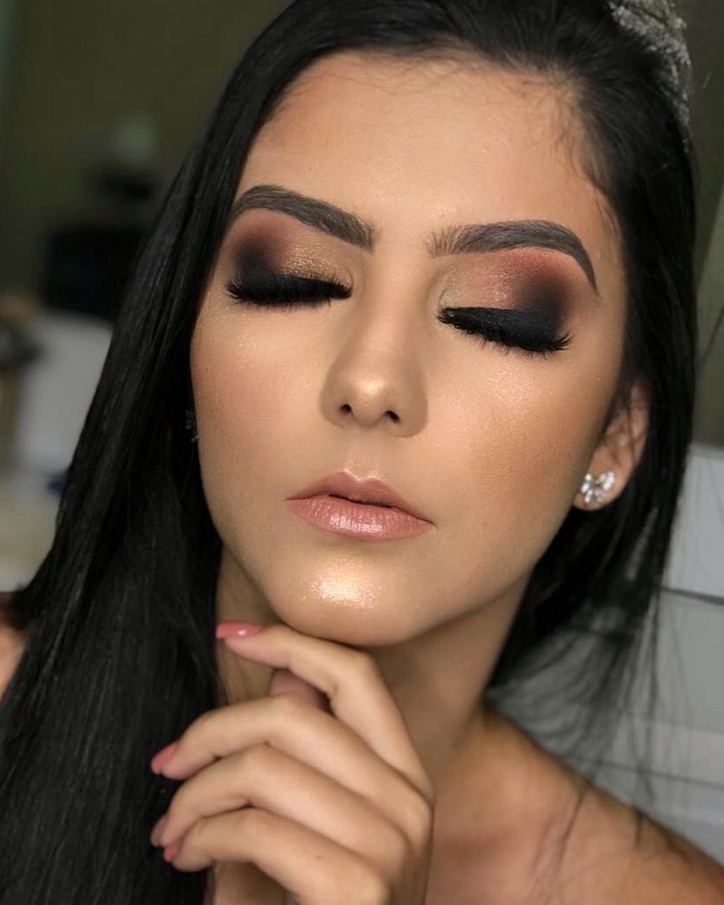 La Imagen Puede Contener 1 Persona Primer Plano Maquillaje Dia