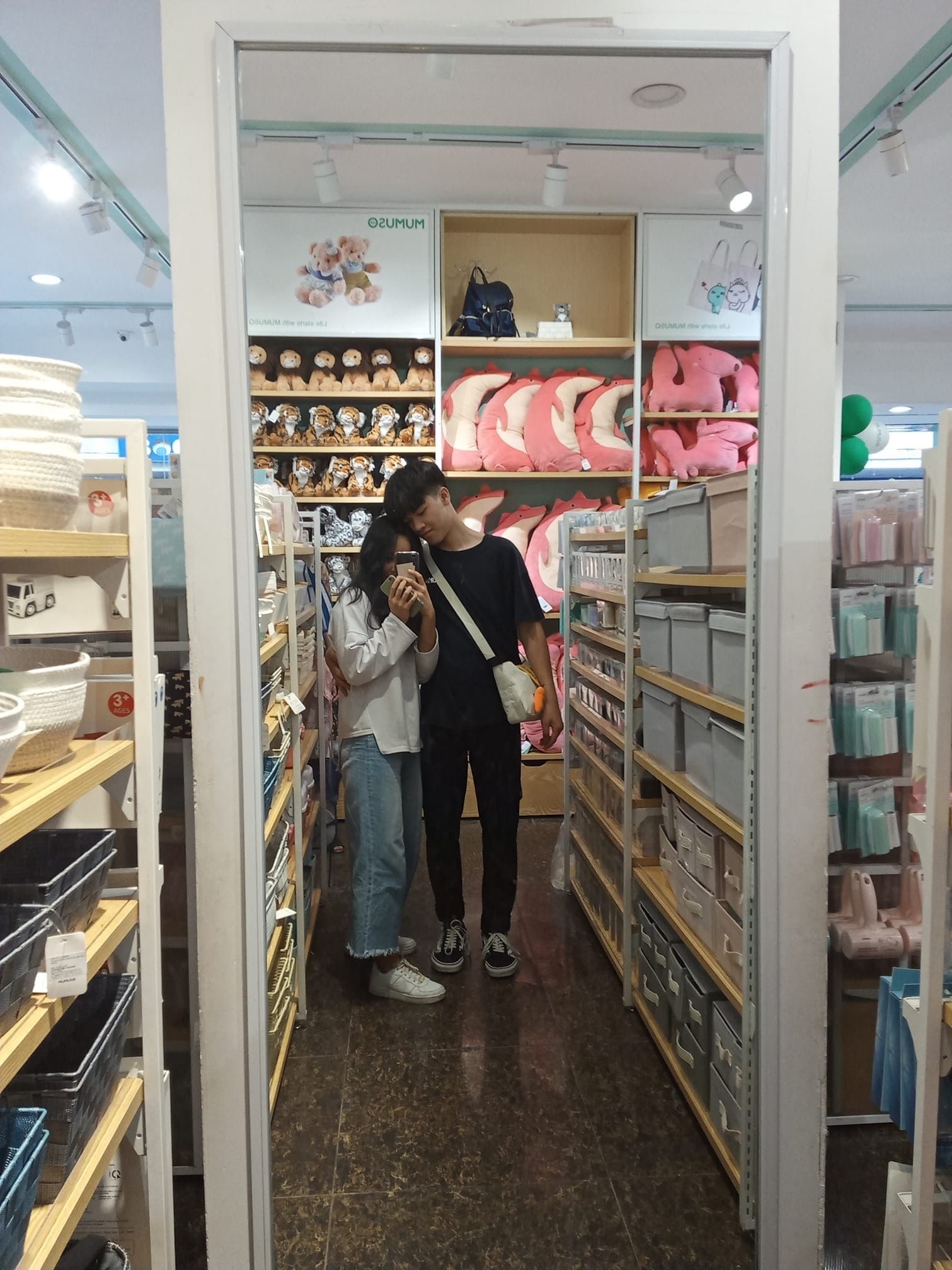 Ghim Của 투이 트랑 Trên C O U P L E S