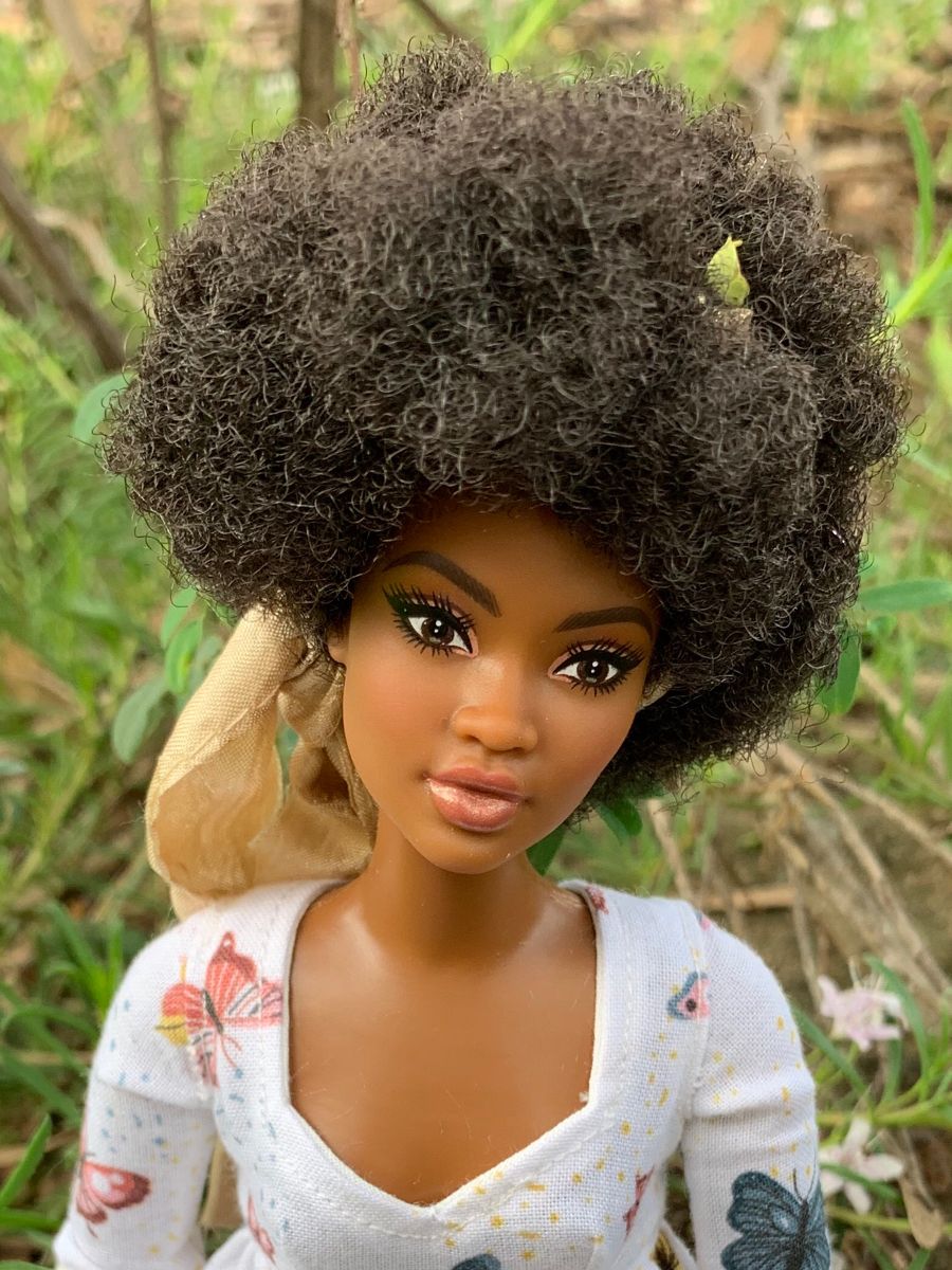 Barbie Looks Curvy Elle Beautiful Barbie Dolls Barbie Fashionista Black Barbie