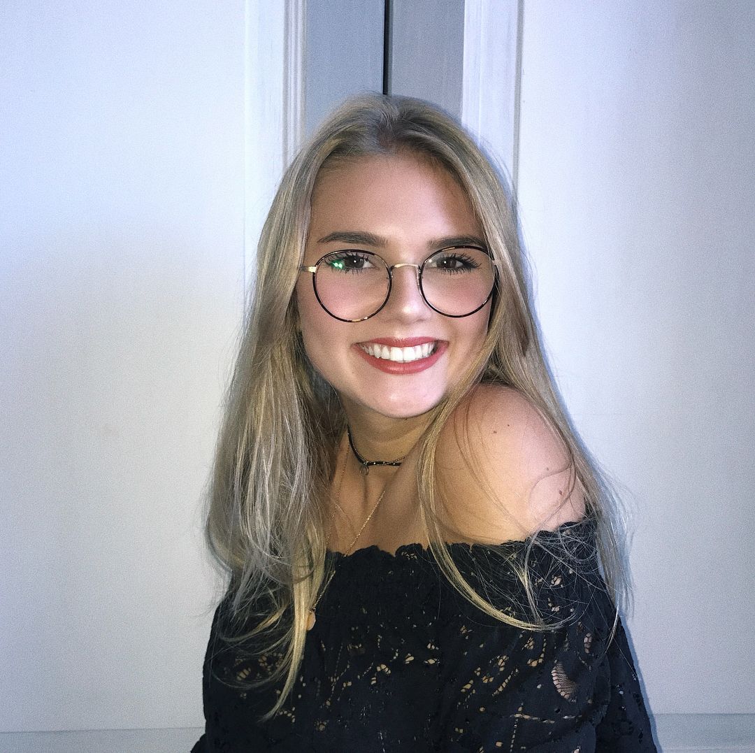 Instagram Post By Clara Sebane β’ Dec 5 2017 At 751pm Utc Flawless Beauty Glasses Fashion