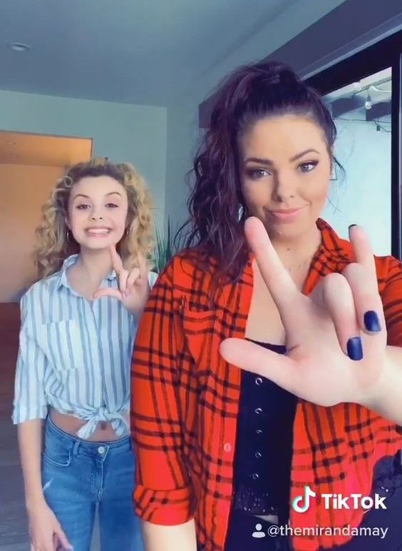 Miranda May And Mallory James Mahoney Navia Robinson Disney Actresses Teen Actresses