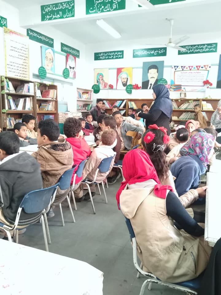 لافتات للمكتبة المدرسية بالعلم تجذب العقول وبالأخلاق تجذب القلوب مصطفى نور الدين
