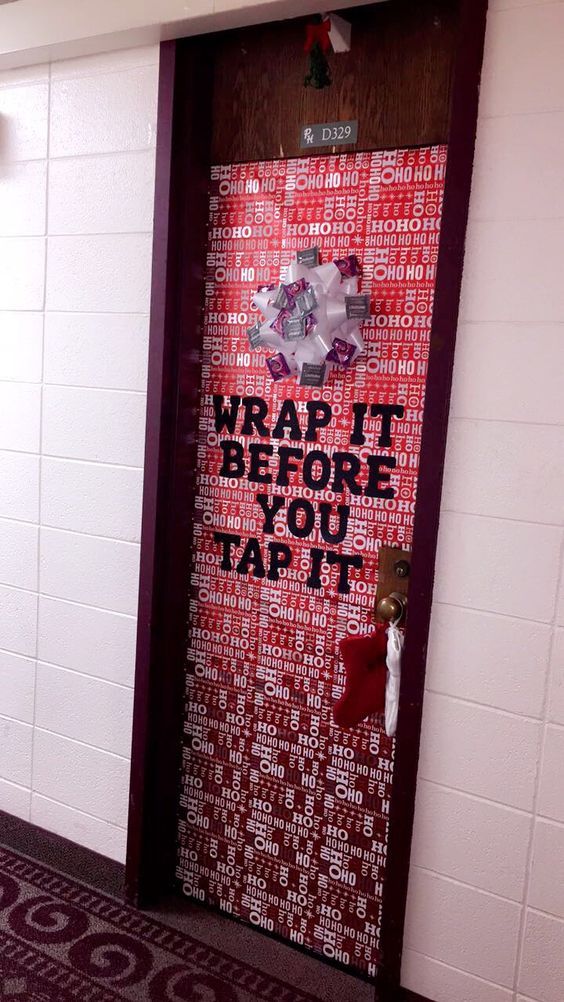 15 Extremely Cute Dorm Christmas Decorations To Copy This Year By