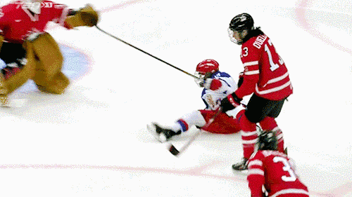 19 Realities All Girls Who Played Ice Hockey Know To Be True Womens Hockey Hockey Ice Hockey