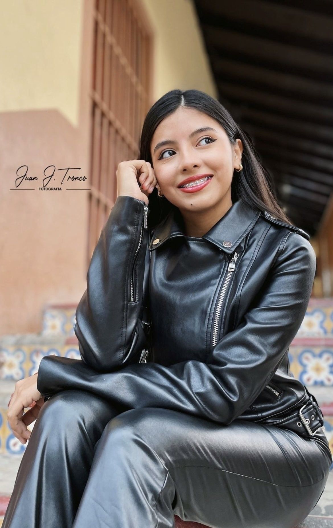 Pin By Highstream On Mode För Kvinnor In 2024 Vinyl Leggings Leather Outfit Leather Jacket Girl