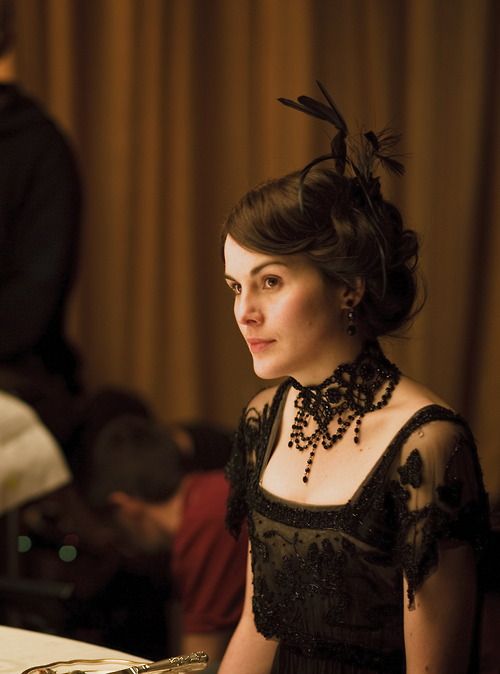 Michelle Dockery As Lady Mary Crawley On The Set Of Downton Abbey Tv Series 2010 Downton