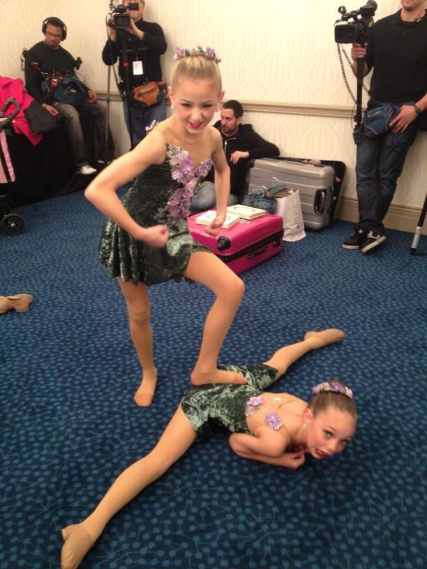 Maddie Ziegler And Chloe Lukasiak Dance Moms Dance Moms Facts Dance