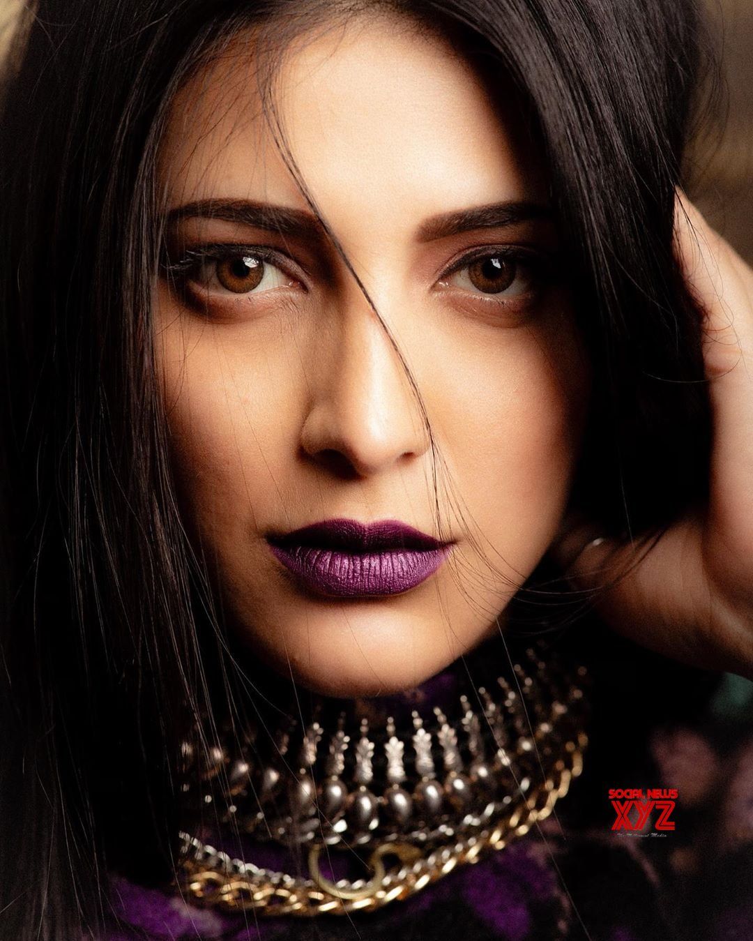 Actress Shruti Haasan Latest Glamour Stills Social News Xyz In 2021 Dark Lipstick Makeup