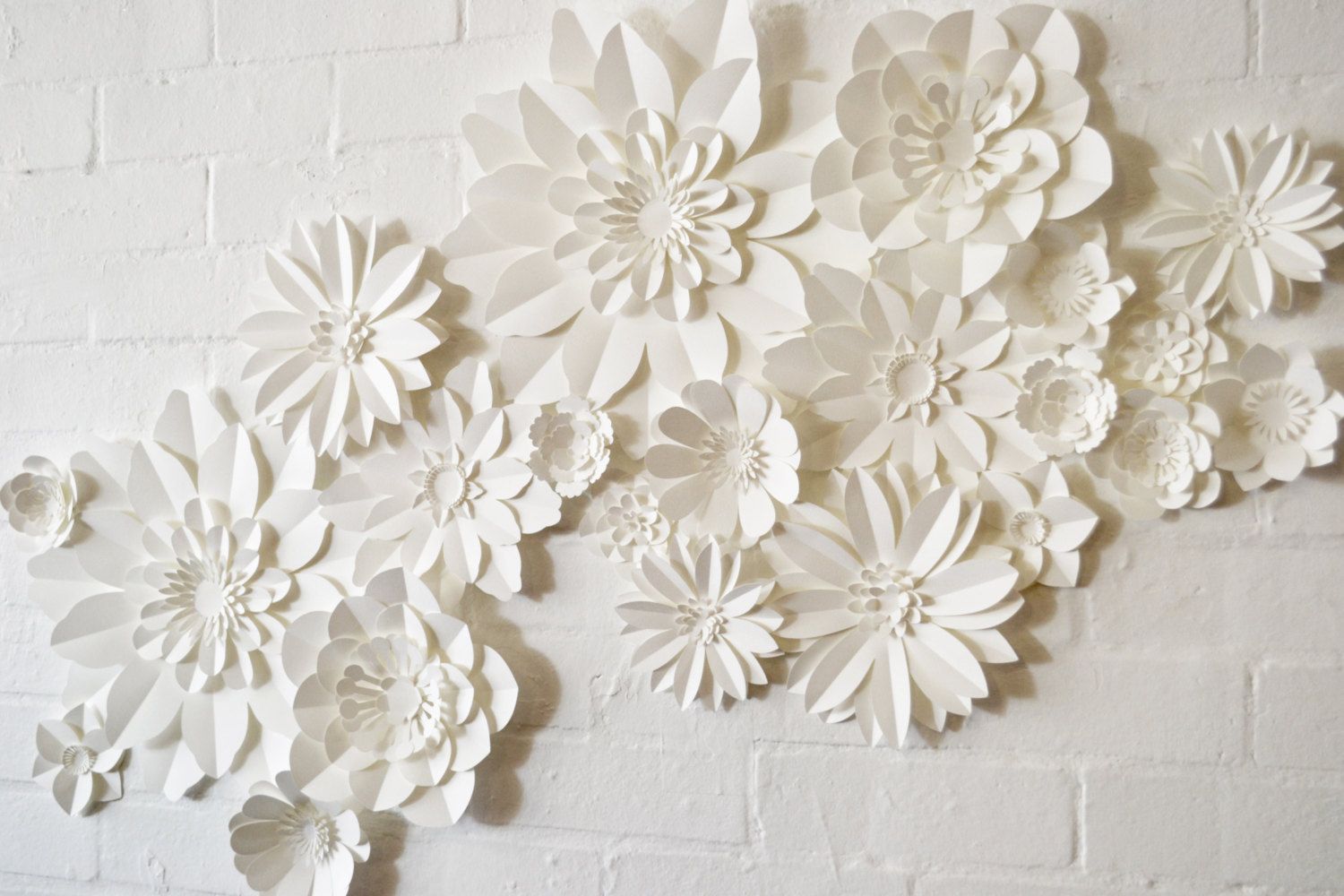 A Pretty Set Of 22 Paper Wall Flowers This Set Of 22 Paper Flowers Are Lovely Addition To Your