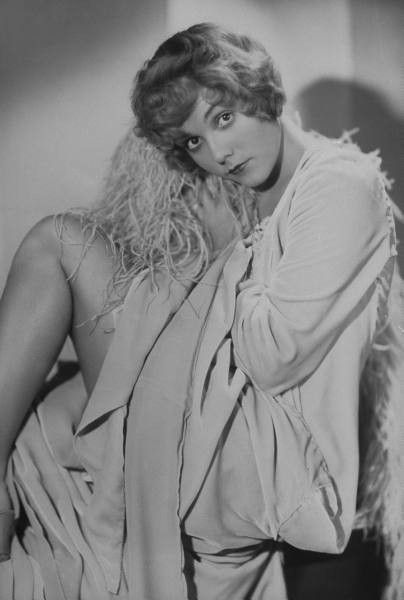 Actress Dorothy Lee, with bobbed hair style, wearing light silk chemise ... Actress Dorothy Lee, with bobbed hair style, wearing light silk chemise ...
