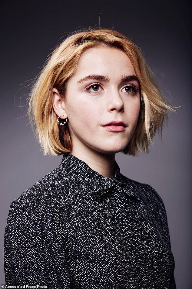 Kiernan Shipka Goes From Mad Men To A Witch In Sabrina Long Hair Styles Short Hair Styles