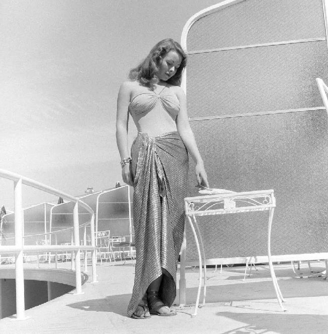 Jeannecrains Jeanne Crain Classic Hollywood Glamour Yvonne Craig