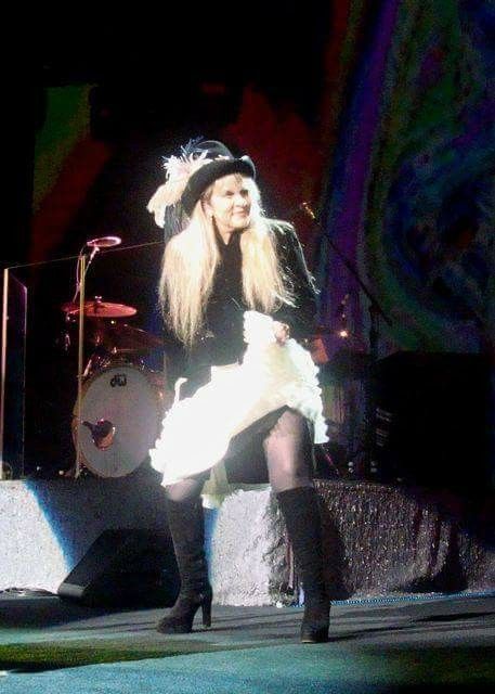 Stevie Shes Got Legs Stevie Nicks Fleetwood Mac Stevie Nicks Stevie Nicks Lindsey Buckingham