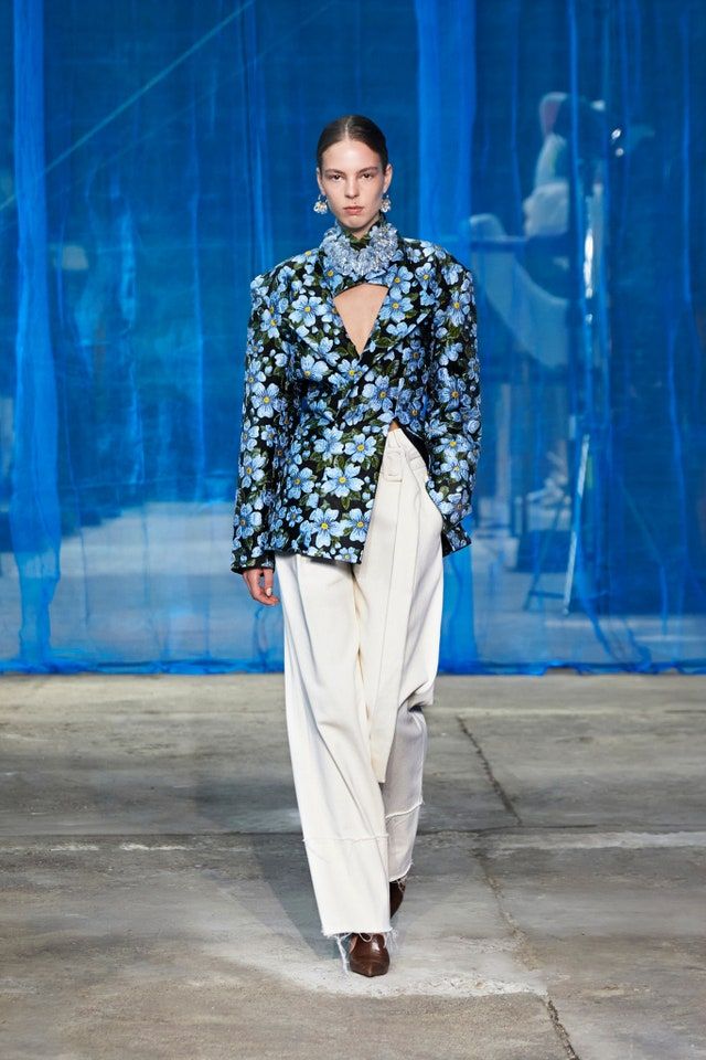 Fashion News Latest Fashion Fashion Beauty Fashion Show Vintage Yellow Festival Outfits