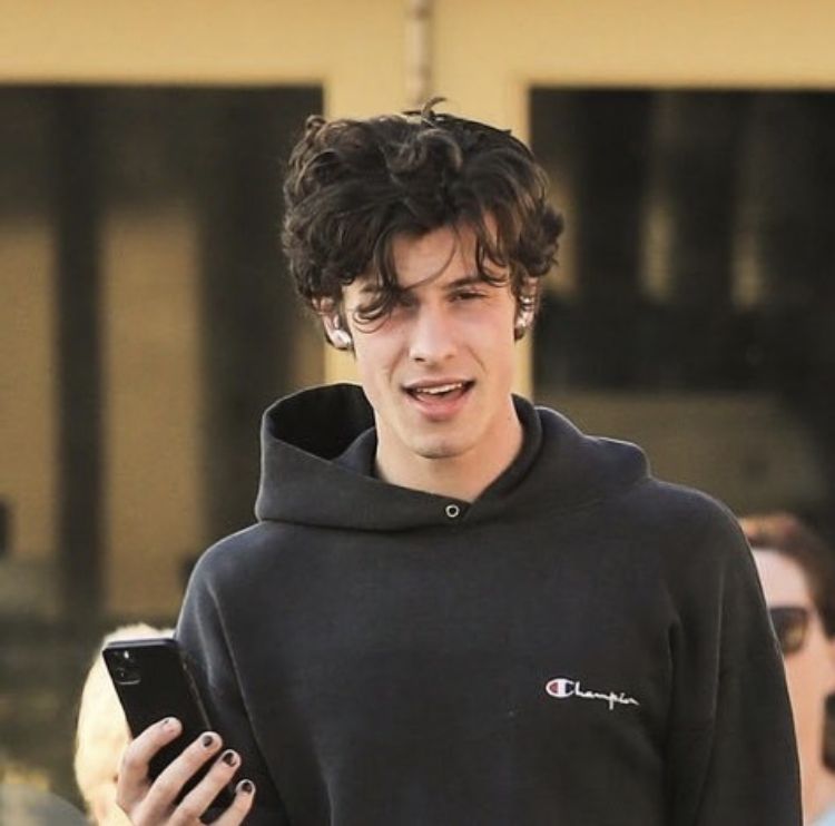 Check The Long Hair And Nail Polish 😱 Shawn Mendes Memes Shawn Mendes Mendes