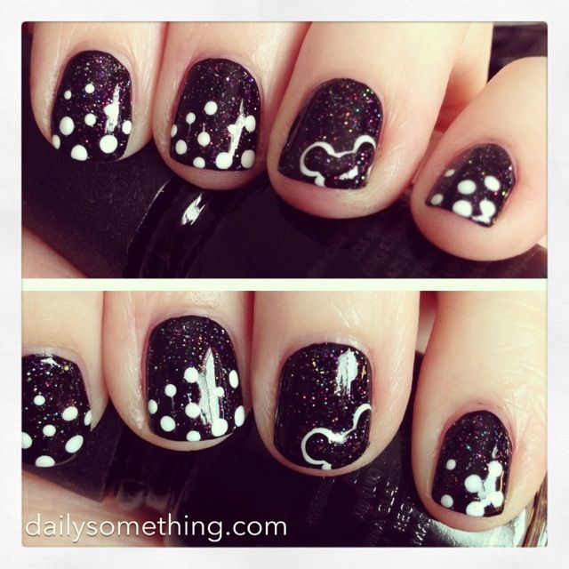 Disneyland Manicure 1 Dots And Mickey Mouse Daily Something Mickey