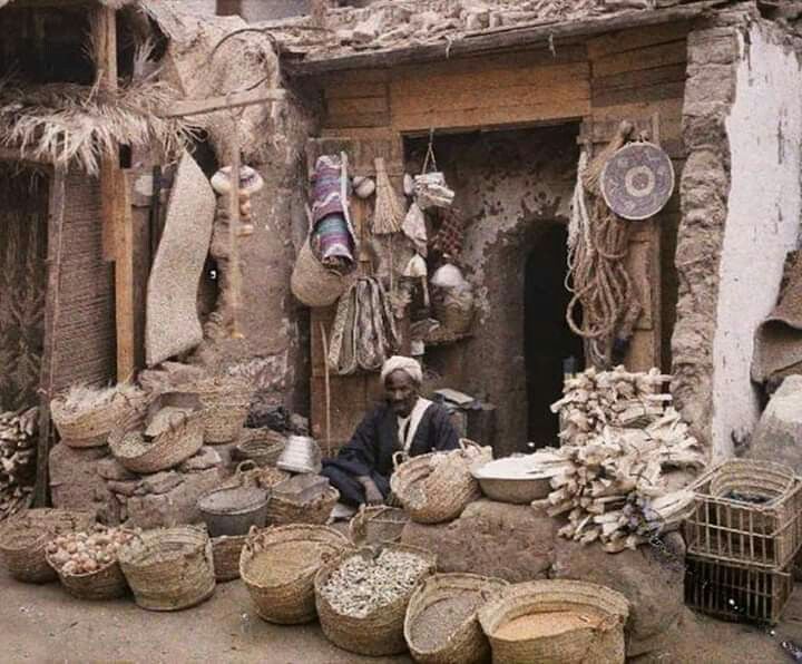 دكان عطارة في اسوان 1914 Albert Kahn Old Egypt Obi Wan Kenobi Instagram Wood Bones Star