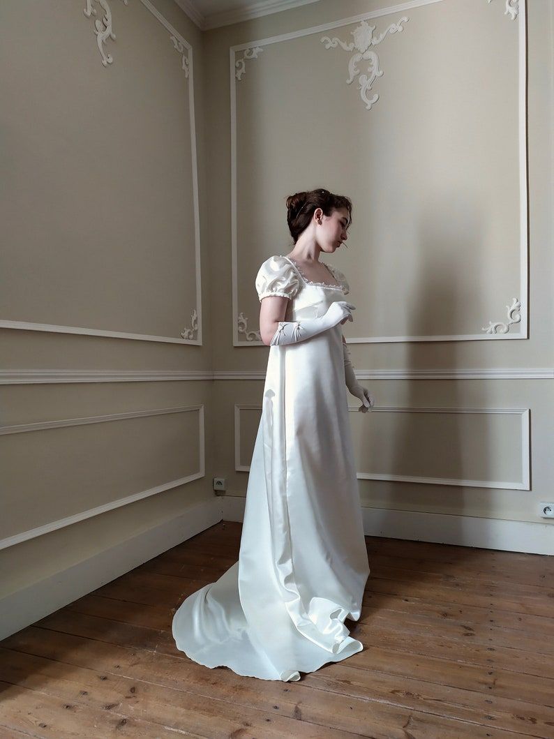 Regency Dress In Luxury Satin 1st Empire Etsy Robe De Régence Satin Duchesse Robe De Bal