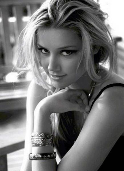 Thatswhaticallsexy Amber Heards Eyes And Expressions Are So Suggestive Its Really Very