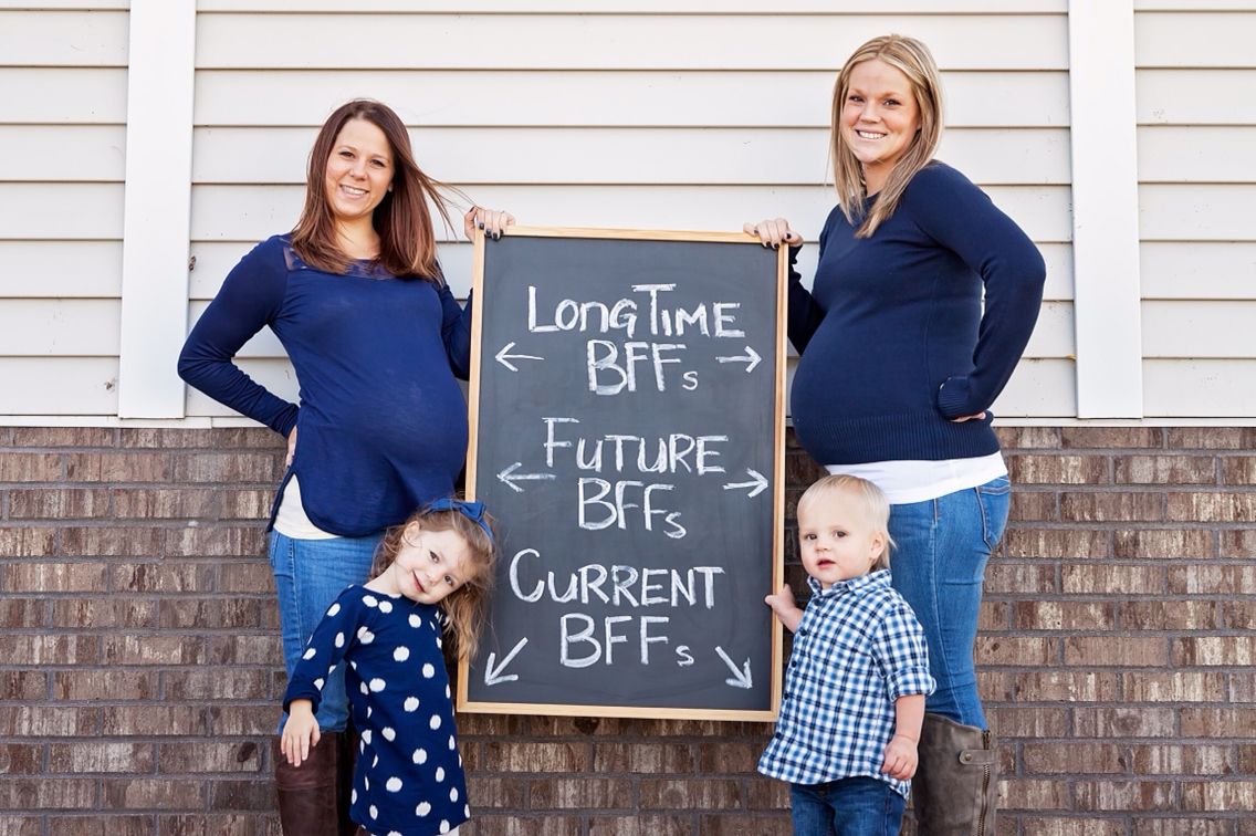 Best Friends Maternity Photo Credit To Shauna Wear Photography Sister Maternity Pictures