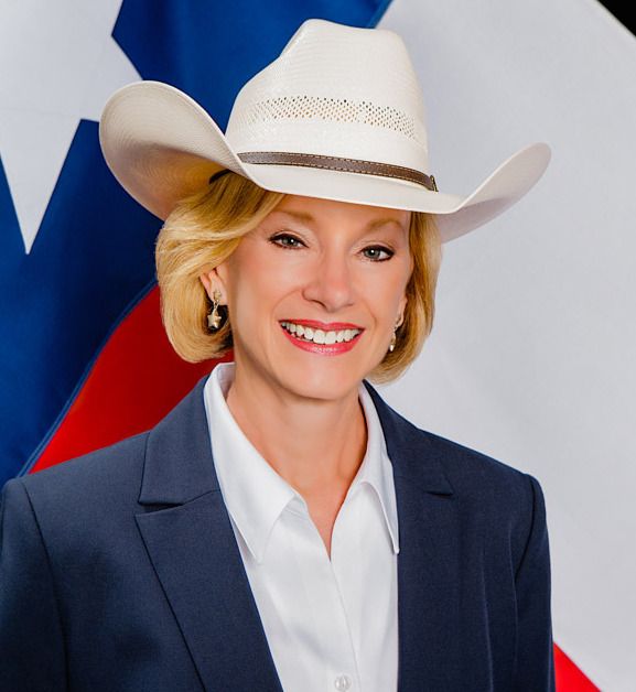 Texas Rangers Names Its First Woman Lieutenant Artofit
