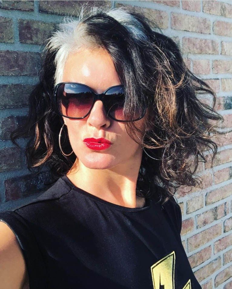 25 Women Going Gray Gracefully Who Will Inspire You To Quit Dying Your