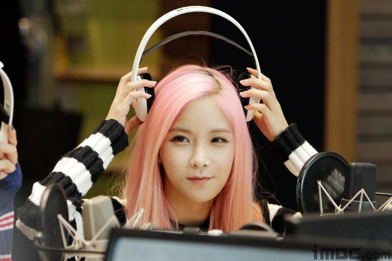 Hyun Young Lead Singer Over Ear Headphones Super Cute