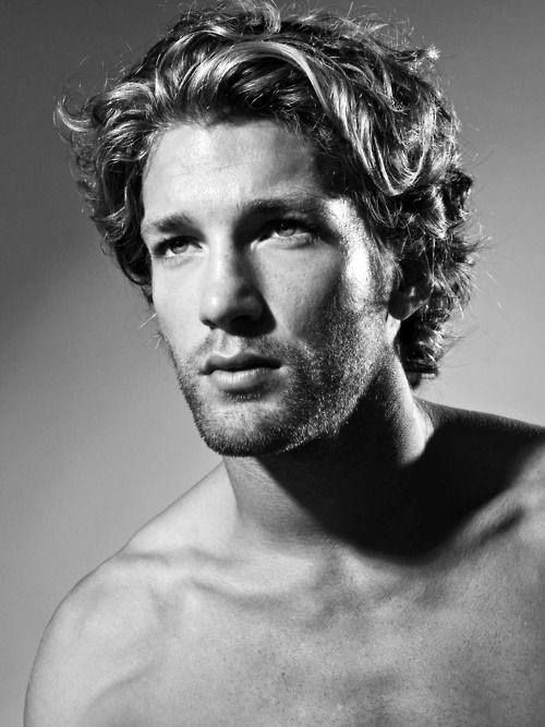 Surfer Hair For Men 50 Beach Inspired Mens Hairstyles Curly Surfer