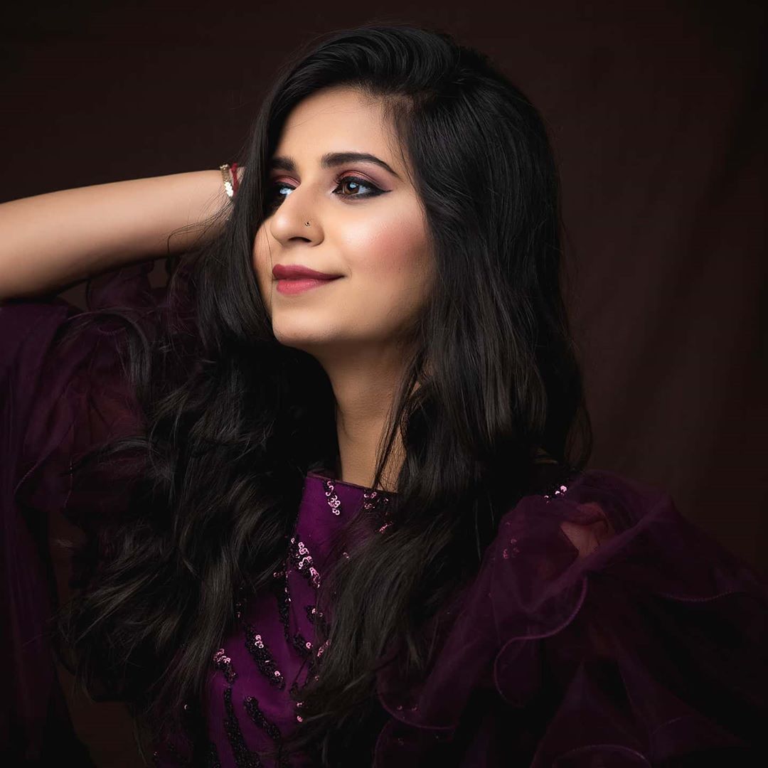 194 Likes 2 Comments Bhumika Rajput Bhumikarvrajput On Instagram In Frame Kinjal Dave