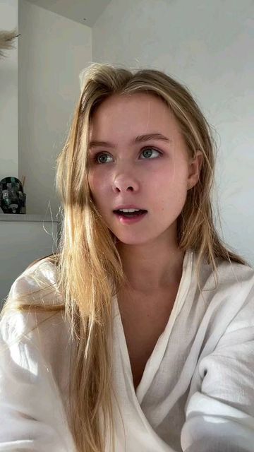Emma Allen Pinterest Girls Ginger Snaps Starlet Girl Next Door